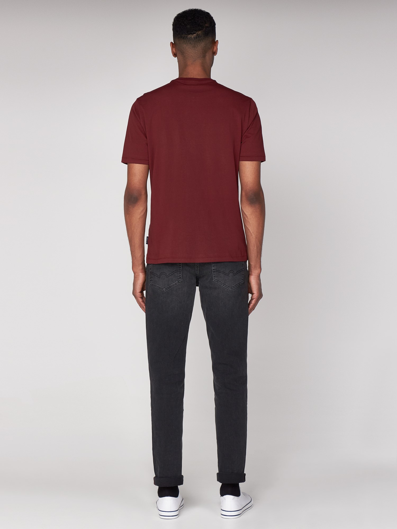 Red Target Crops Graphic T-Shirt